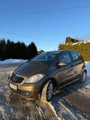 Zaļš Mercedes-Benz A 160 2010 Rīga, ar dzinēja tilpumu 1.50 L un nobraukumu 181 tūkst. km par 2600 €, foto 3 vietnē AUTOMOTO.COM.LV