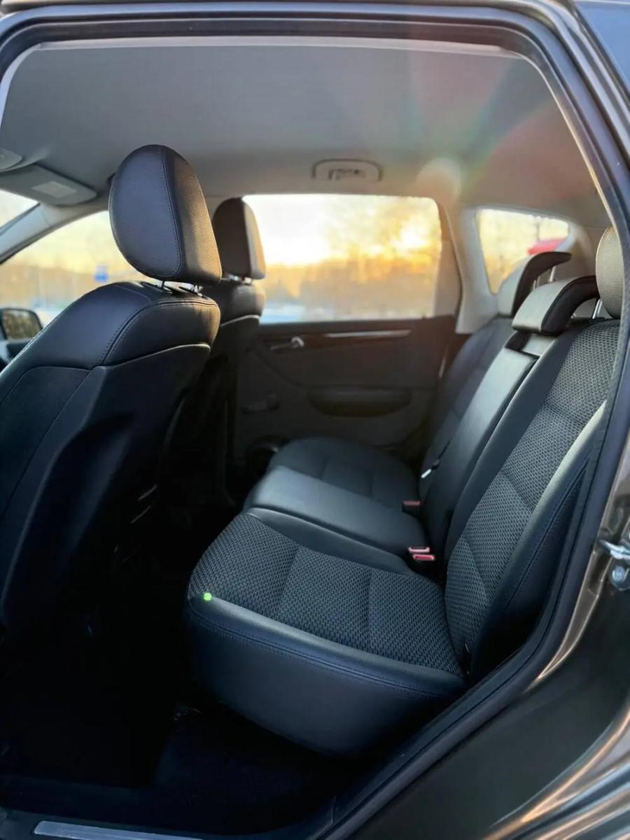 Zaļš Mercedes-Benz A 160 2010 Rīga, ar dzinēja tilpumu 1.50 L un nobraukumu 181 tūkst. km par 2600 €, foto 16 vietnē AUTOMOTO.COM.LV