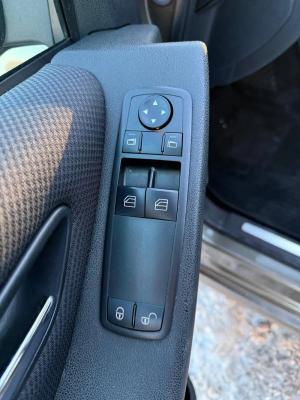 Zaļš Mercedes-Benz A 160 2010 Rīga, ar dzinēja tilpumu 1.50 L un nobraukumu 181 tūkst. km par 2600 €, foto 21 vietnē AUTOMOTO.COM.LV