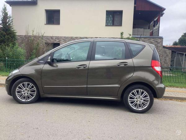 Zaļš Mercedes-Benz A 160 2011 Alīta, ar dzinēja tilpumu 1.50 L un nobraukumu 76 tūkst. km par 4900 €, foto 3 vietnē AUTOMOTO.COM.LV