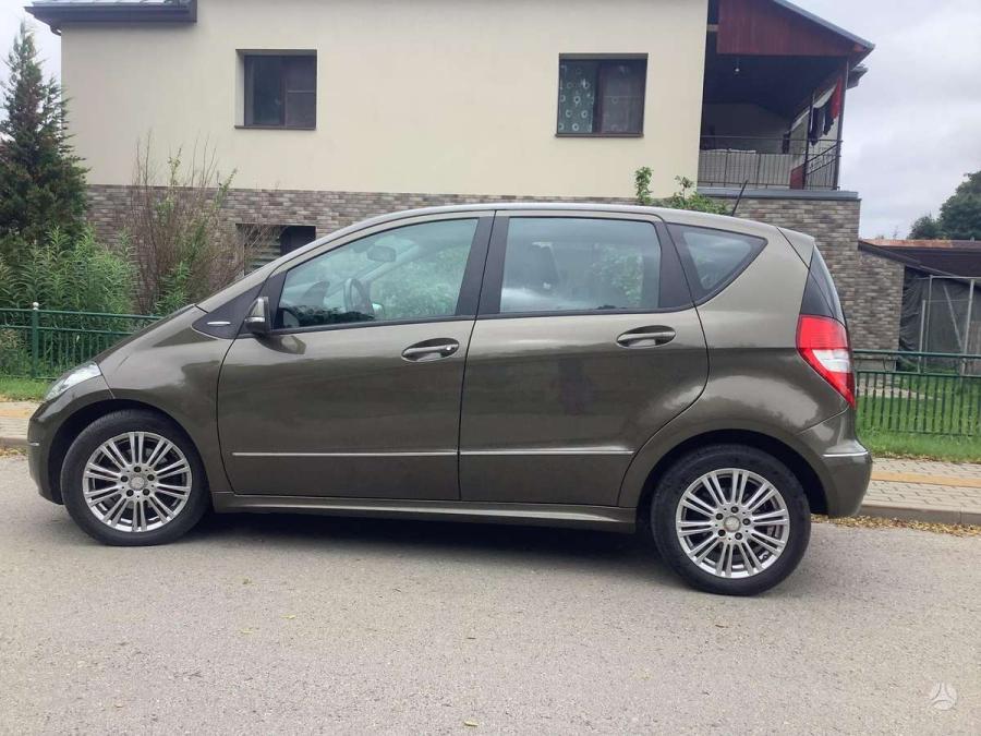 Zaļš Mercedes-Benz A 160 2011 Alīta, ar dzinēja tilpumu 1.50 L un nobraukumu 76 tūkst. km par 4900 €, foto 4 vietnē AUTOMOTO.COM.LV