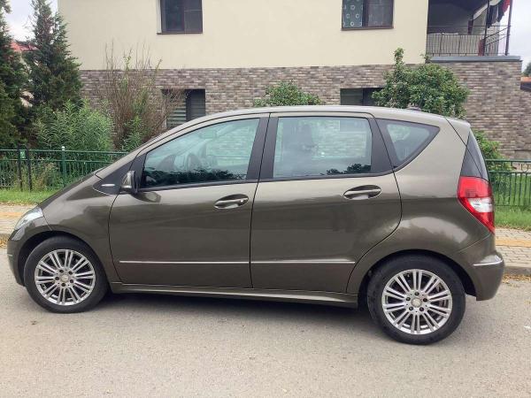 Zaļš Mercedes-Benz A 160 2011 Alīta, ar dzinēja tilpumu 1.50 L un nobraukumu 76 tūkst. km par 4900 €, foto 4 vietnē AUTOMOTO.COM.LV