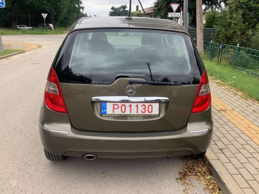 Zaļš Mercedes-Benz A 160 2011 Alīta, ar dzinēja tilpumu 1.50 L un nobraukumu 76 tūkst. km par 4900 €, foto 8 vietnē AUTOMOTO.COM.LV