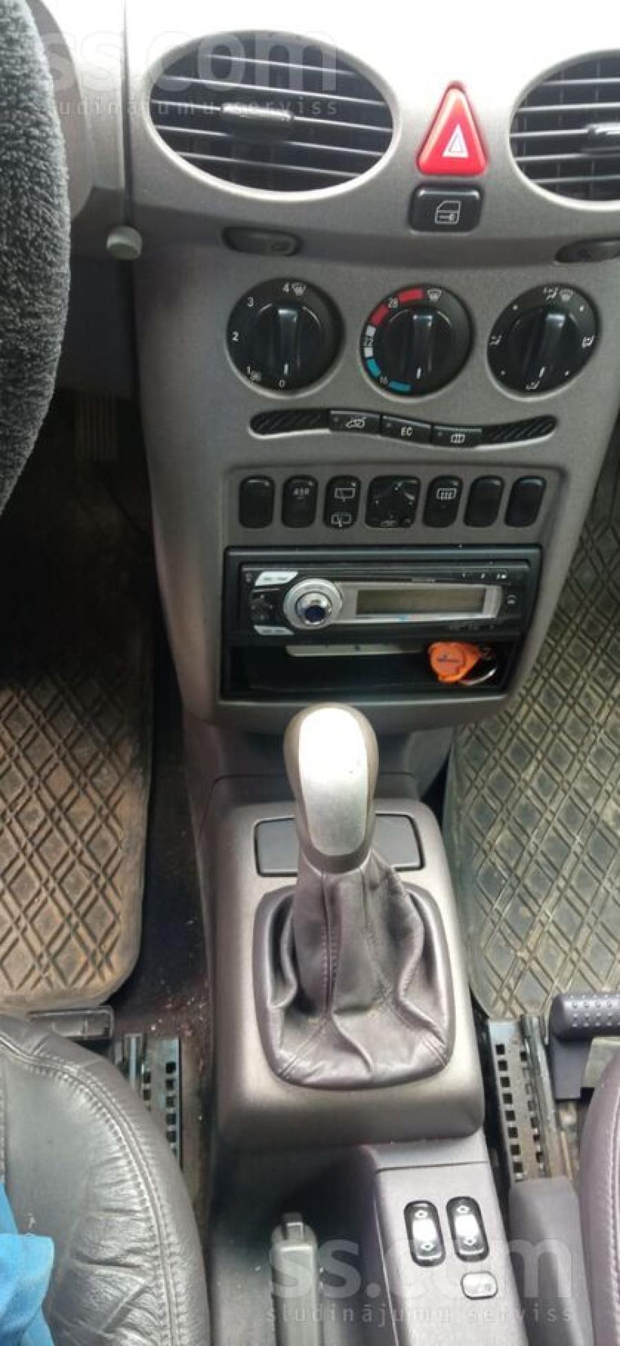 Pelēks Mercedes-Benz A 160 1998 Rīga, ar dzinēja tilpumu 1.60 L un nobraukumu 270 tūkst. km par 900 €, foto 5 vietnē AUTOMOTO.COM.LV