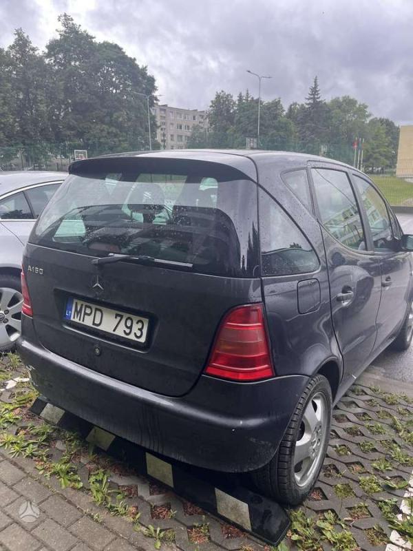 Pelēks Mercedes-Benz A 160 1999 Viļņa, ar dzinēja tilpumu 1.60 L un nobraukumu 240 tūkst. km par 1200 €, foto 3 vietnē AUTOMOTO.COM.LV