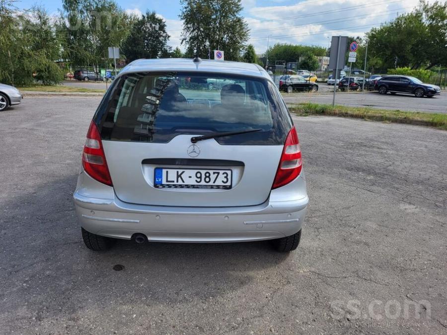 Grey Mercedes-Benz A 160 2004 in Jelgava, with an engine capacity of 2.00 L and mileage of 272 thousand km for 1500 €, photo 4 on AUTOMOTO.COM.LV