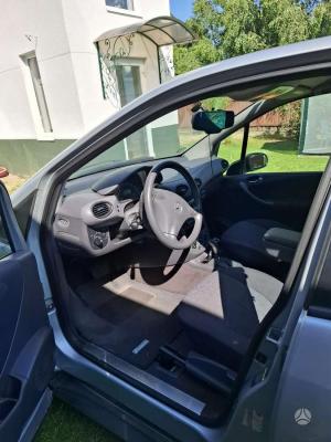 Grey Mercedes-Benz A 160 2004 in Vilnius, with an engine capacity of 1.60 L and mileage of 158 thousand km for 1300 €, photo 19 on AUTOMOTO.COM.LV