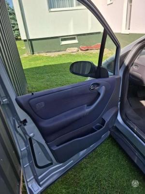 Grey Mercedes-Benz A 160 2004 in Vilnius, with an engine capacity of 1.60 L and mileage of 158 thousand km for 1300 €, photo 20 on AUTOMOTO.COM.LV