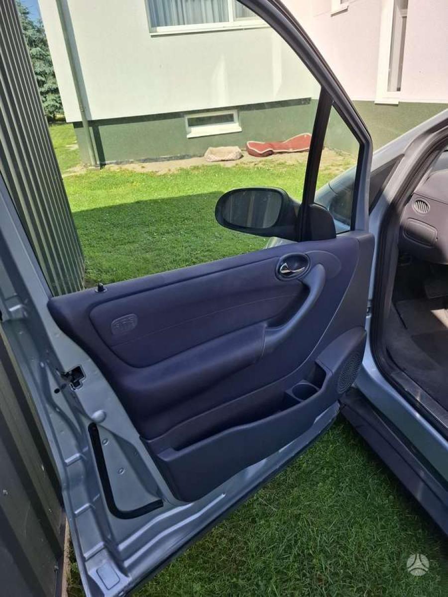Grey Mercedes-Benz A 160 2004 in Vilnius, with an engine capacity of 1.60 L and mileage of 158 thousand km for 1300 €, photo 20 on AUTOMOTO.COM.LV