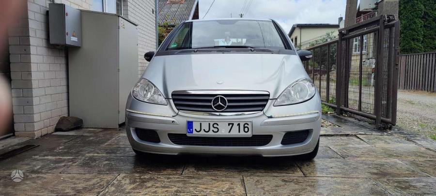 Pelēks Mercedes-Benz A 160 2005 Šauļi, ar dzinēja tilpumu 1.99 L un nobraukumu 273 tūkst. km par 1500 €, foto 1 vietnē AUTOMOTO.COM.LV