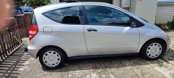 Grey Mercedes-Benz A 160 2005 in Siauliai, with an engine capacity of 1.99 L and mileage of 273 thousand km for 1500 €, photo 3 on AUTOMOTO.COM.LV