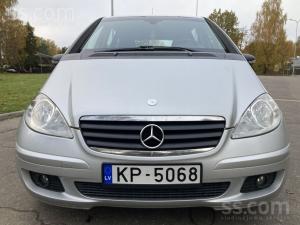 Grey Mercedes-Benz A 160 2005 in Riga, with an engine capacity of 1.90 L and mileage of 374 thousand km for 1250 €, photo 4 on AUTOMOTO.COM.LV