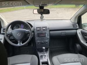 Grey Mercedes-Benz A 160 2005 in Riga, with an engine capacity of 1.90 L and mileage of 374 thousand km for 1250 €, photo 10 on AUTOMOTO.COM.LV