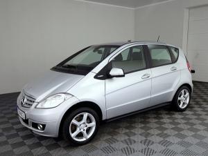 Pelēks Mercedes-Benz A 160 2009 Tallina, ar dzinēja tilpumu 1.50 L un nobraukumu 235 tūkst. km par 1699 €, foto 3 vietnē AUTOMOTO.COM.LV