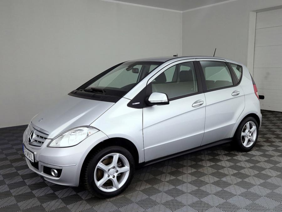 Pelēks Mercedes-Benz A 160 2009 Tallina, ar dzinēja tilpumu 1.50 L un nobraukumu 235 tūkst. km par 1699 €, foto 3 vietnē AUTOMOTO.COM.LV