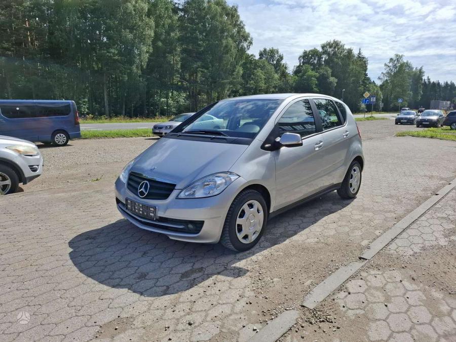 Pelēks Mercedes-Benz A 160 2009 Radviliškis, ar dzinēja tilpumu 1.50 L un nobraukumu 181 tūkst. km par 2600 €, foto 1 vietnē AUTOMOTO.COM.LV