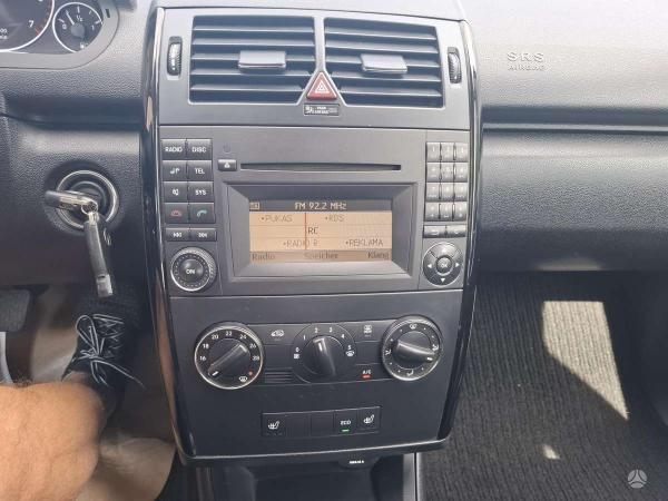 Grey Mercedes-Benz A 160 2009 in Radviliskis, with an engine capacity of 1.50 L and mileage of 181 thousand km for 2600 €, photo 8 on AUTOMOTO.COM.LV