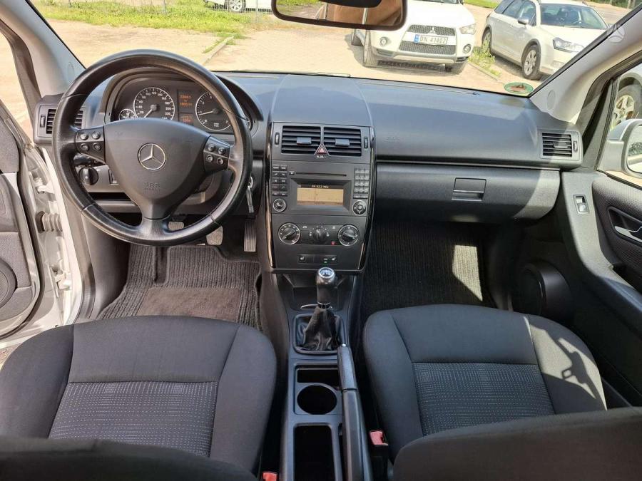 Pelēks Mercedes-Benz A 160 2009 Radviliškis, ar dzinēja tilpumu 1.50 L un nobraukumu 181 tūkst. km par 2600 €, foto 11 vietnē AUTOMOTO.COM.LV