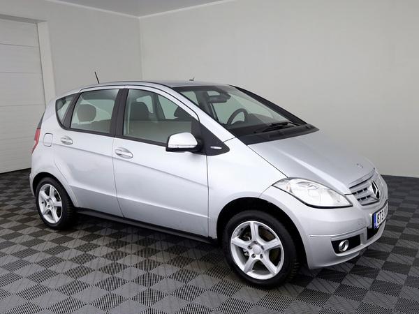 Pelēks Mercedes-Benz A 160 2009 Tallina, ar dzinēja tilpumu 1.50 L un nobraukumu 235 tūkst. km par 1499 €, foto 1 vietnē AUTOMOTO.COM.LV