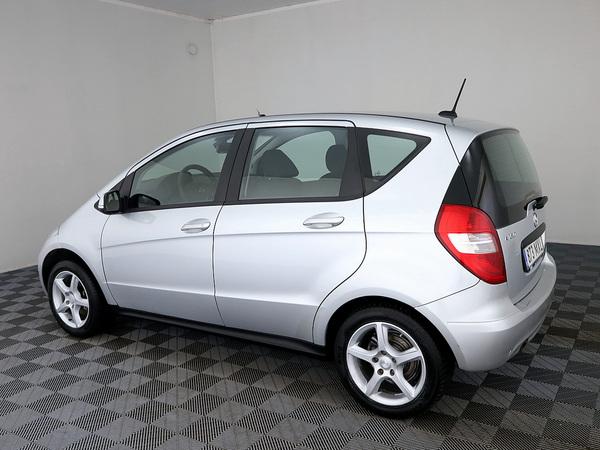 Pelēks Mercedes-Benz A 160 2009 Tallina, ar dzinēja tilpumu 1.50 L un nobraukumu 235 tūkst. km par 1499 €, foto 4 vietnē AUTOMOTO.COM.LV