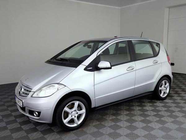 Pelēks Mercedes-Benz A 160 2009 Tallina, ar dzinēja tilpumu 1.50 L un nobraukumu 235 tūkst. km par 1499 €, foto 9 vietnē AUTOMOTO.COM.LV