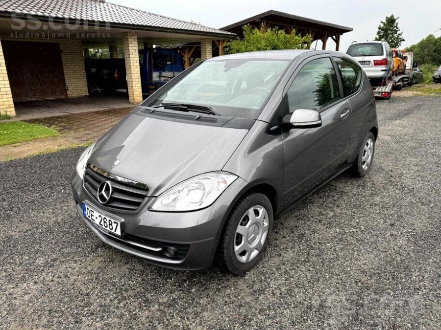 Grey Mercedes-Benz A 160 2010 in Saldus, with an engine capacity of 1.50 L and mileage of 175 thousand km for 3450 €, photo 1 on AUTOMOTO.COM.LV