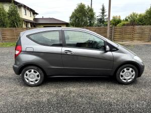 Grey Mercedes-Benz A 160 2010 in Saldus, with an engine capacity of 1.50 L and mileage of 175 thousand km for 3450 €, photo 4 on AUTOMOTO.COM.LV