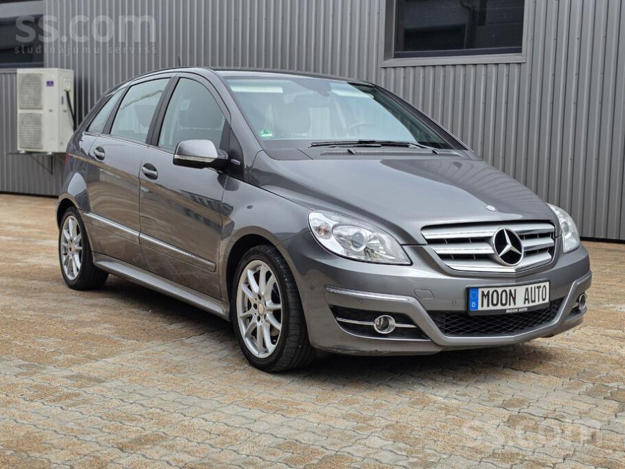 Grey Mercedes-Benz A 160 2010 in Liepaja, with an engine capacity of 1.50 L and mileage of 243 thousand km for 3490 €, photo 5 on AUTOMOTO.COM.LV
