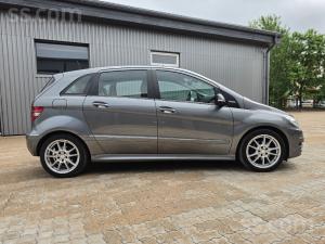 Grey Mercedes-Benz A 160 2010 in Liepaja, with an engine capacity of 1.50 L and mileage of 243 thousand km for 3490 €, photo 6 on AUTOMOTO.COM.LV