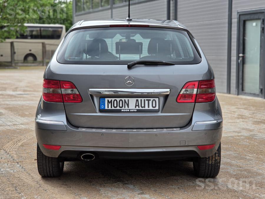 Grey Mercedes-Benz A 160 2010 in Liepaja, with an engine capacity of 1.50 L and mileage of 243 thousand km for 3490 €, photo 8 on AUTOMOTO.COM.LV