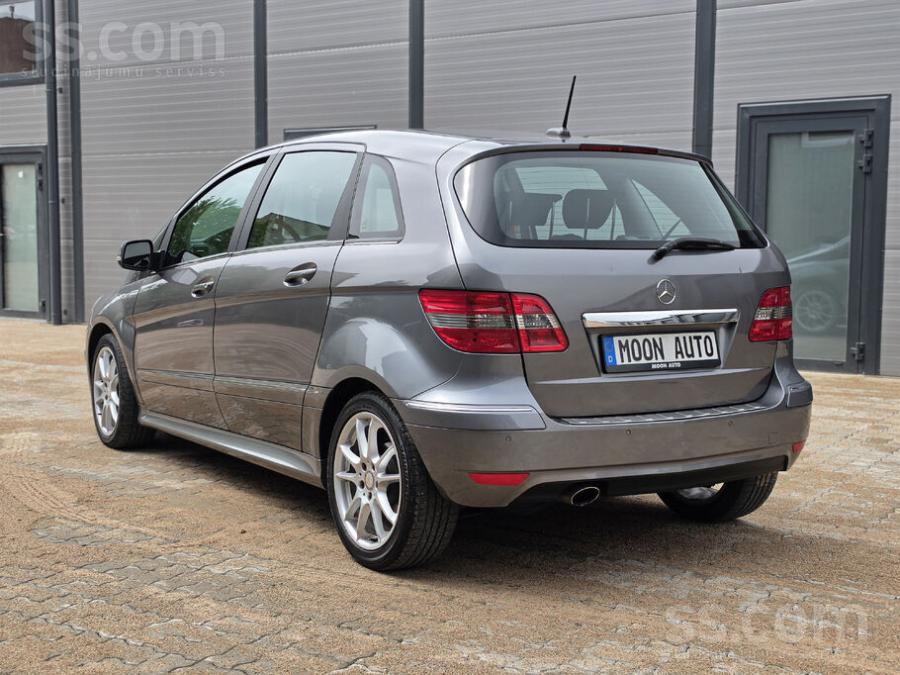Grey Mercedes-Benz A 160 2010 in Liepaja, with an engine capacity of 1.50 L and mileage of 243 thousand km for 3490 €, photo 9 on AUTOMOTO.COM.LV