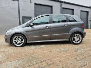Grey Mercedes-Benz A 160 2010 in Liepaja, with an engine capacity of 1.50 L and mileage of 243 thousand km for 3490 €, photo 10 on AUTOMOTO.COM.LV