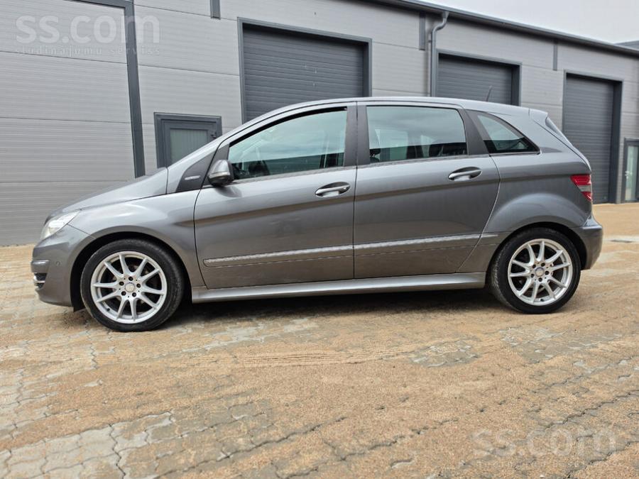 Grey Mercedes-Benz A 160 2010 in Liepaja, with an engine capacity of 1.50 L and mileage of 243 thousand km for 3490 €, photo 10 on AUTOMOTO.COM.LV