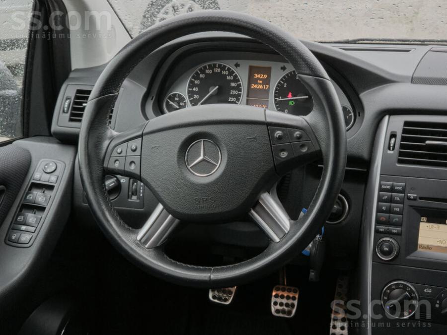 Grey Mercedes-Benz A 160 2010 in Liepaja, with an engine capacity of 1.50 L and mileage of 243 thousand km for 3490 €, photo 12 on AUTOMOTO.COM.LV