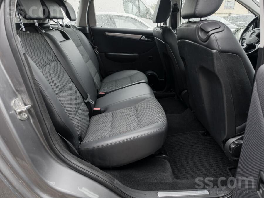 Grey Mercedes-Benz A 160 2010 in Liepaja, with an engine capacity of 1.50 L and mileage of 243 thousand km for 3490 €, photo 14 on AUTOMOTO.COM.LV