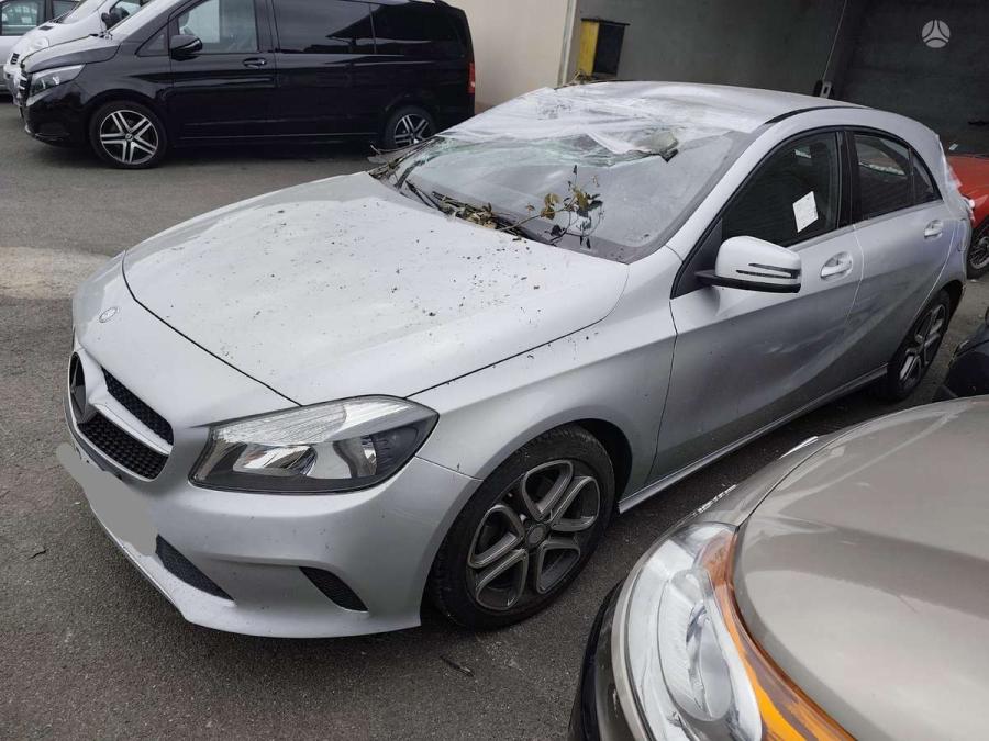 Grey Mercedes-Benz A 160 2017 in Kaunas, with an engine capacity of 1.60 L and mileage of 90 thousand km for 5500 €, photo 2 on AUTOMOTO.COM.LV