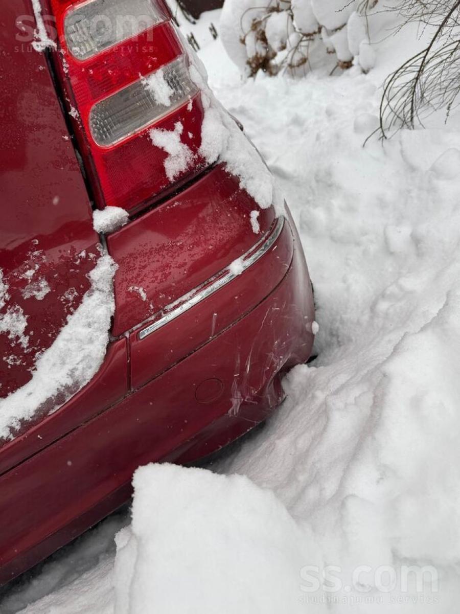 Sarkans Mercedes-Benz A 160 2001 Krāslava, ar dzinēja tilpumu 1.60 L un nobraukumu 200 tūkst. km par 500 €, foto 2 vietnē AUTOMOTO.COM.LV