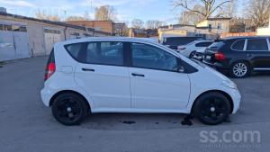 Balts Mercedes-Benz A 160 2004 Rīga, ar dzinēja tilpumu 2.00 L un nobraukumu 282 tūkst. km par 1770 €, foto 3 vietnē AUTOMOTO.COM.LV