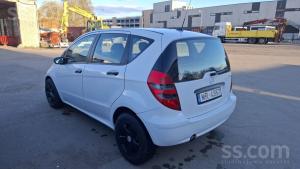 Balts Mercedes-Benz A 160 2004 Rīga, ar dzinēja tilpumu 2.00 L un nobraukumu 282 tūkst. km par 1770 €, foto 4 vietnē AUTOMOTO.COM.LV