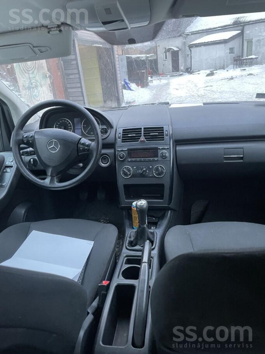 Balts Mercedes-Benz A 160 2004 Rīga, ar dzinēja tilpumu 2.00 L un nobraukumu 282 tūkst. km par 1770 €, foto 9 vietnē AUTOMOTO.COM.LV