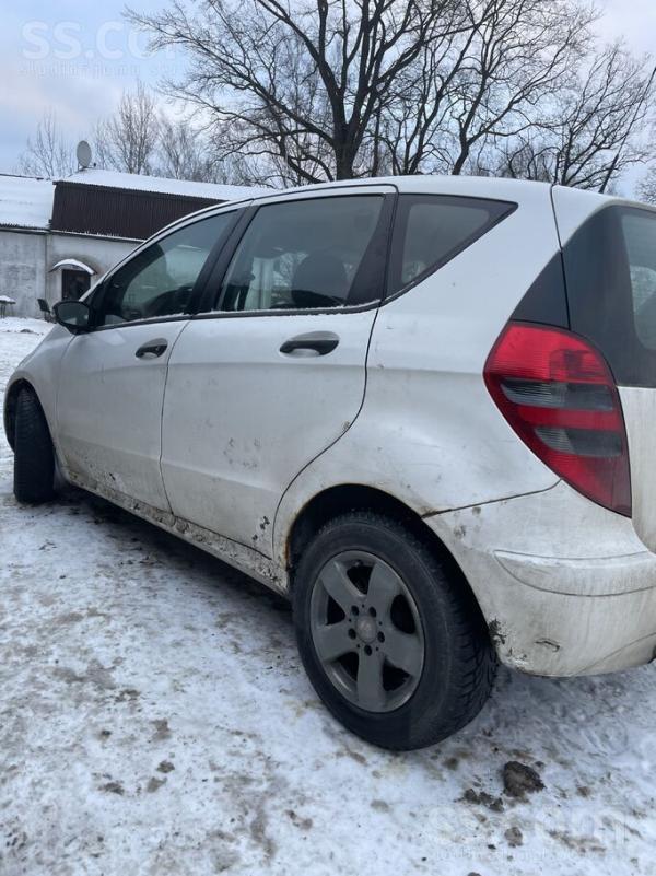 Белый Мерседес А 160 2004 в Рига, объемом двигателя 2.00 л и пробегом 273 тыс. км за 875 €, фото 2 на AUTOMOTO.COM.LV