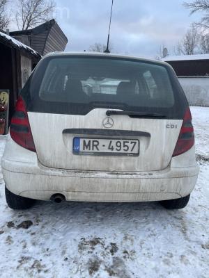 Balts Mercedes-Benz A 160 2004 Rīga, ar dzinēja tilpumu 2.00 L un nobraukumu 273 tūkst. km par 875 €, foto 4 vietnē AUTOMOTO.COM.LV