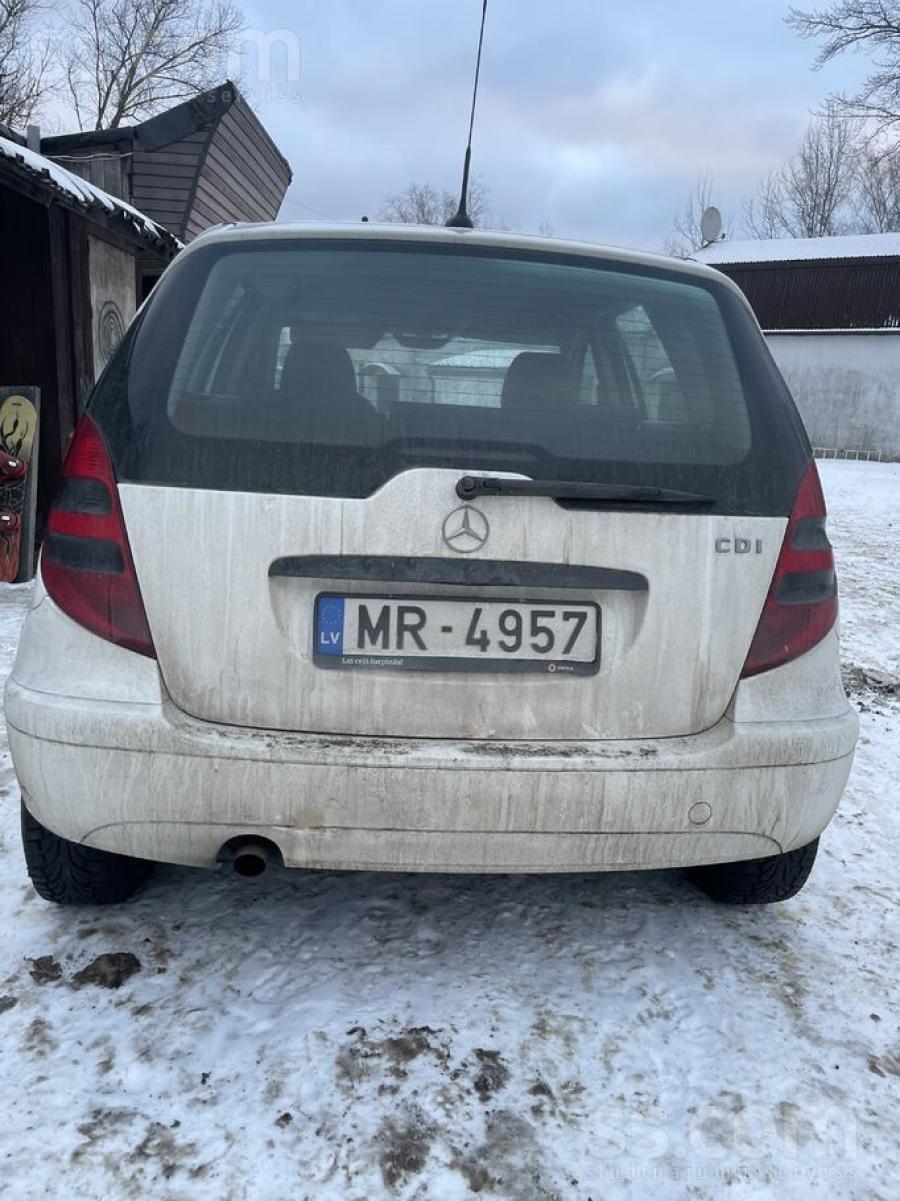 Balts Mercedes-Benz A 160 2004 Rīga, ar dzinēja tilpumu 2.00 L un nobraukumu 273 tūkst. km par 875 €, foto 4 vietnē AUTOMOTO.COM.LV