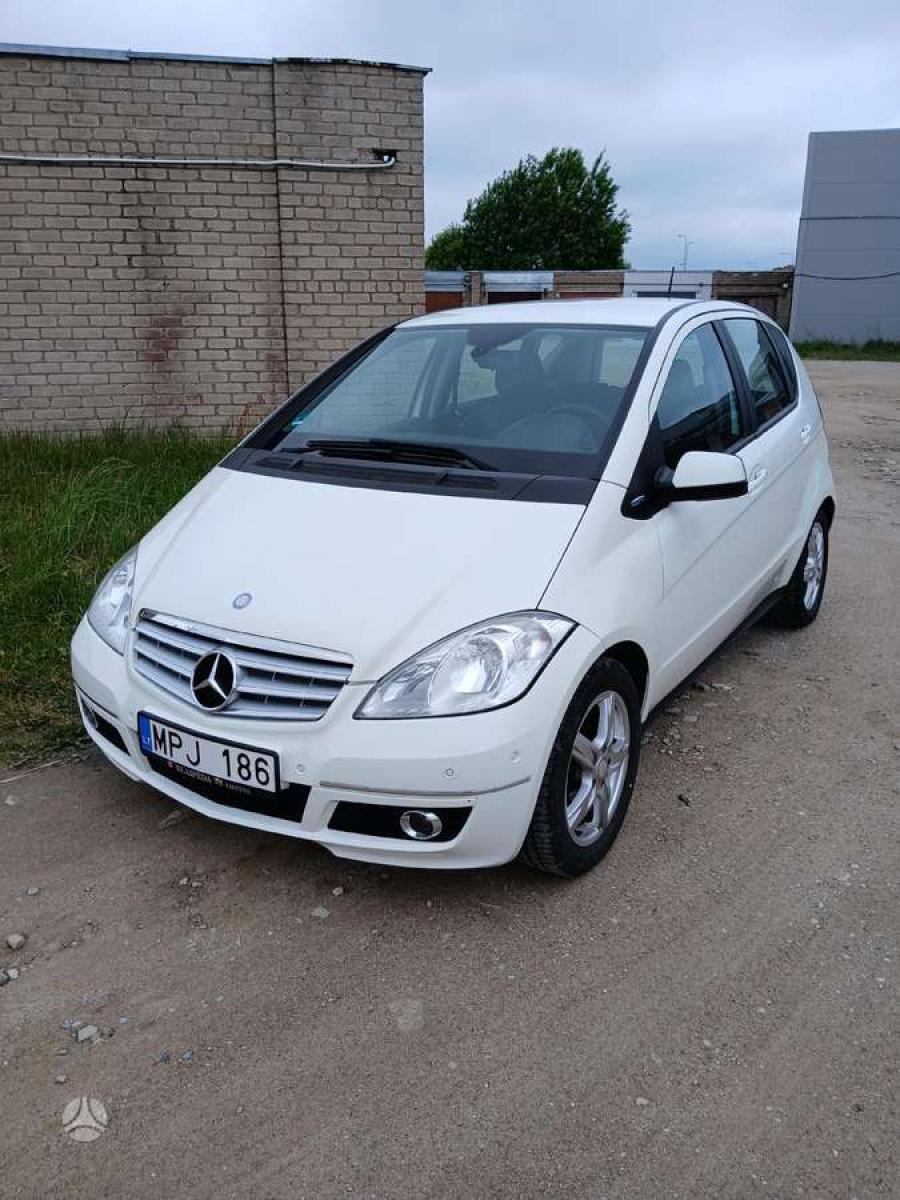White Mercedes-Benz A 160 2009 in Gargzdai, with an engine capacity of 1.50 L and mileage of 1700 thousand km for 2400 €, photo 2 on AUTOMOTO.COM.LV