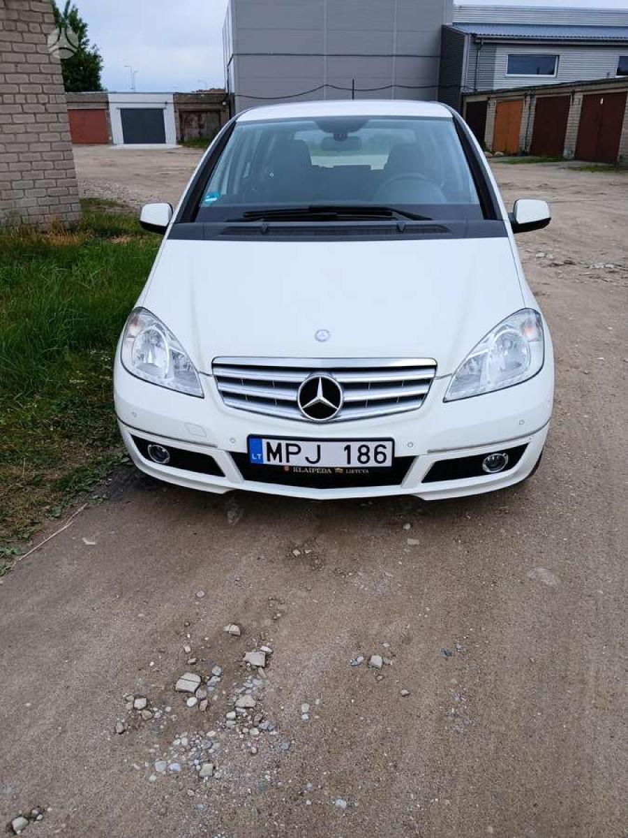 White Mercedes-Benz A 160 2009 in Gargzdai, with an engine capacity of 1.50 L and mileage of 1700 thousand km for 2400 €, photo 3 on AUTOMOTO.COM.LV