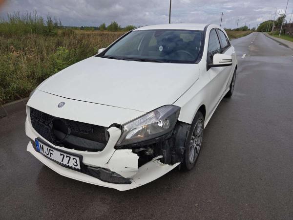 Balts Mercedes-Benz A 160 2016 Šauļi, ar dzinēja tilpumu 1.60 L un nobraukumu 97 tūkst. km par 6290 €, foto 1 vietnē AUTOMOTO.COM.LV