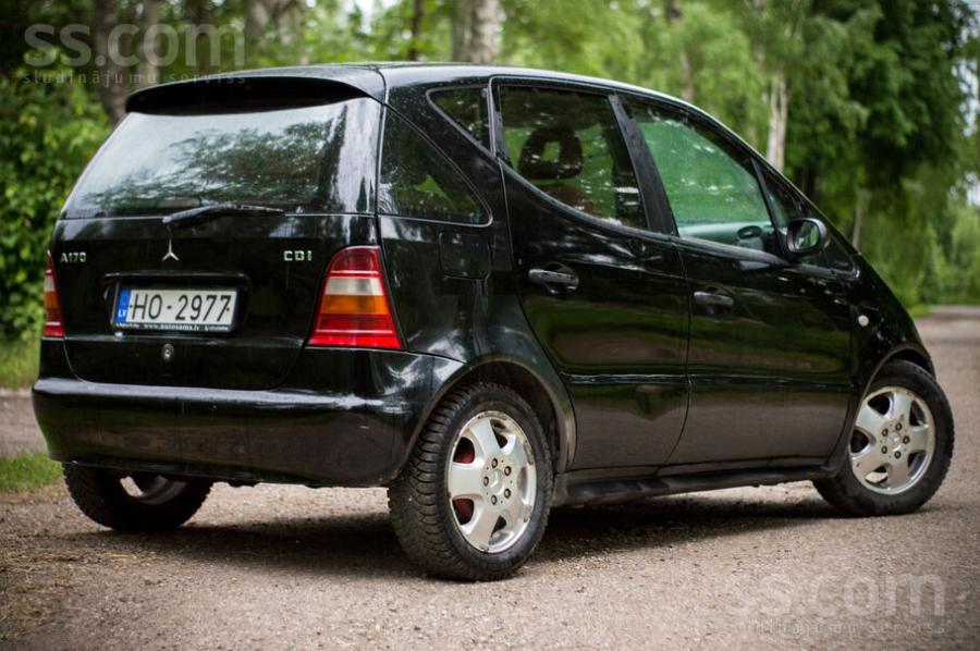 Black Mercedes-Benz A 170 2000 in Liepaja, with an engine capacity of 1.70 L and mileage of 343 thousand km for 950 €, photo 3 on AUTOMOTO.COM.LV