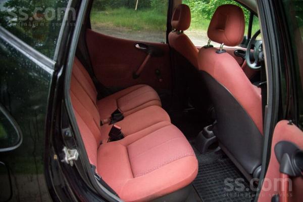 Black Mercedes-Benz A 170 2000 in Liepaja, with an engine capacity of 1.70 L and mileage of 343 thousand km for 950 €, photo 9 on AUTOMOTO.COM.LV
