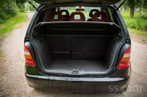 Black Mercedes-Benz A 170 2000 in Liepaja, with an engine capacity of 1.70 L and mileage of 343 thousand km for 950 €, photo 12 on AUTOMOTO.COM.LV