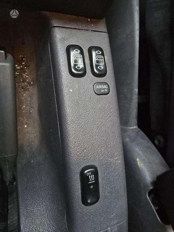 Melns Mercedes-Benz A 170 2000 Viļņa, ar dzinēja tilpumu 1.69 L un nobraukumu 259 tūkst. km par 1000 €, foto 10 vietnē AUTOMOTO.COM.LV